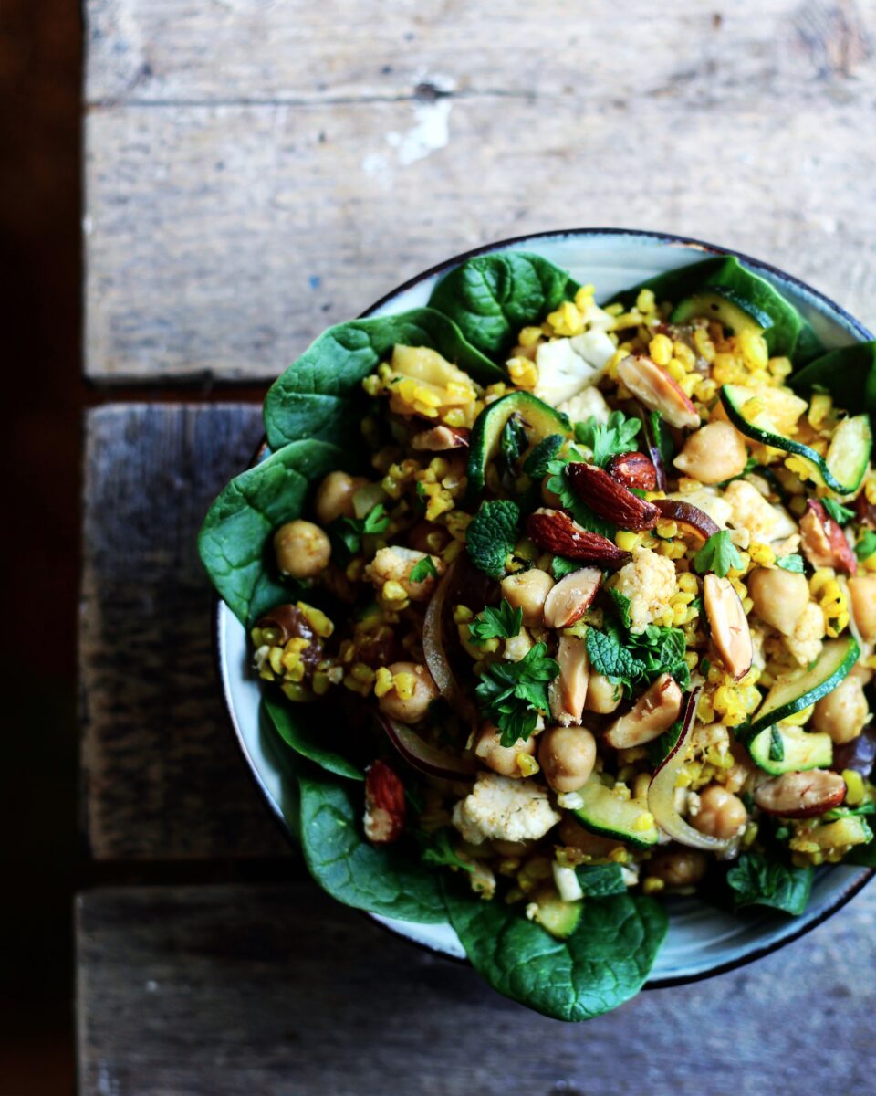 Arabisk-inspireret bulgursalat med kikærter - V FOR VEGETARISK