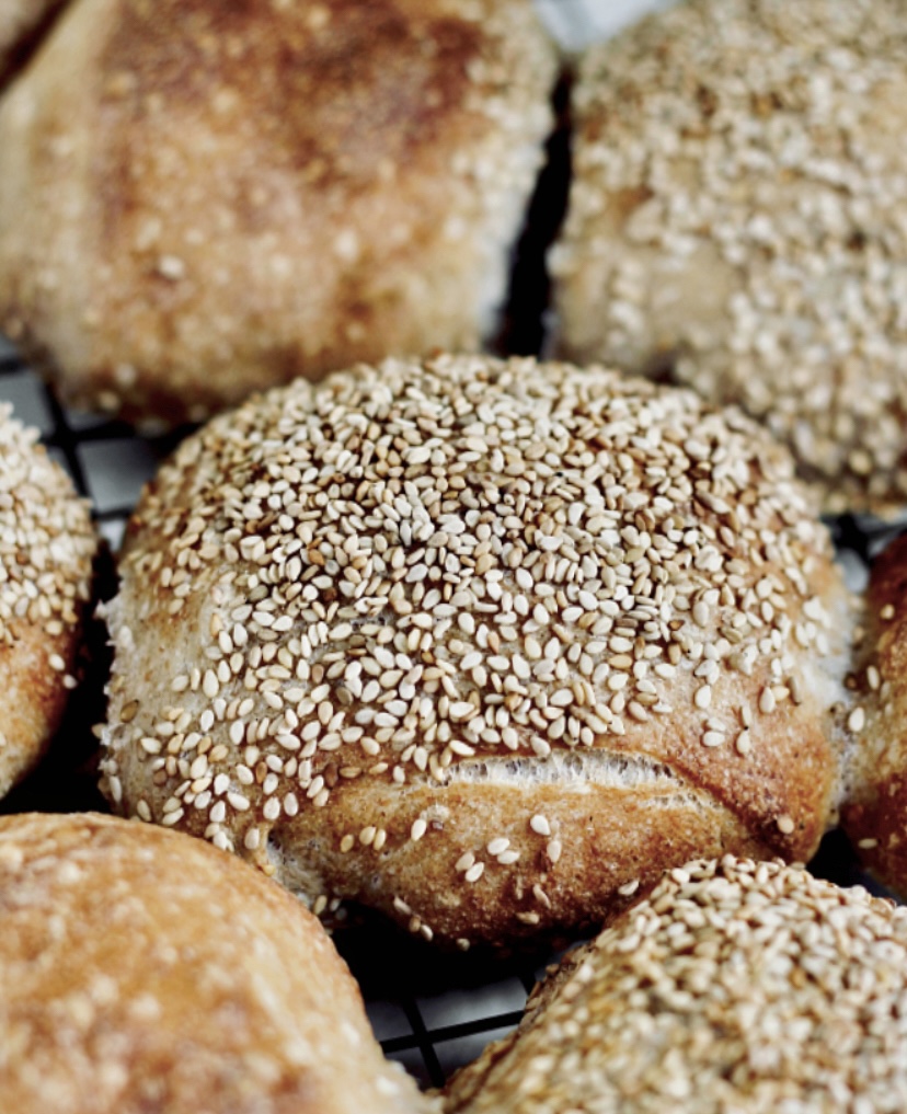 Superlækre surdejsboller - de nemme - V FOR VEGETARISK